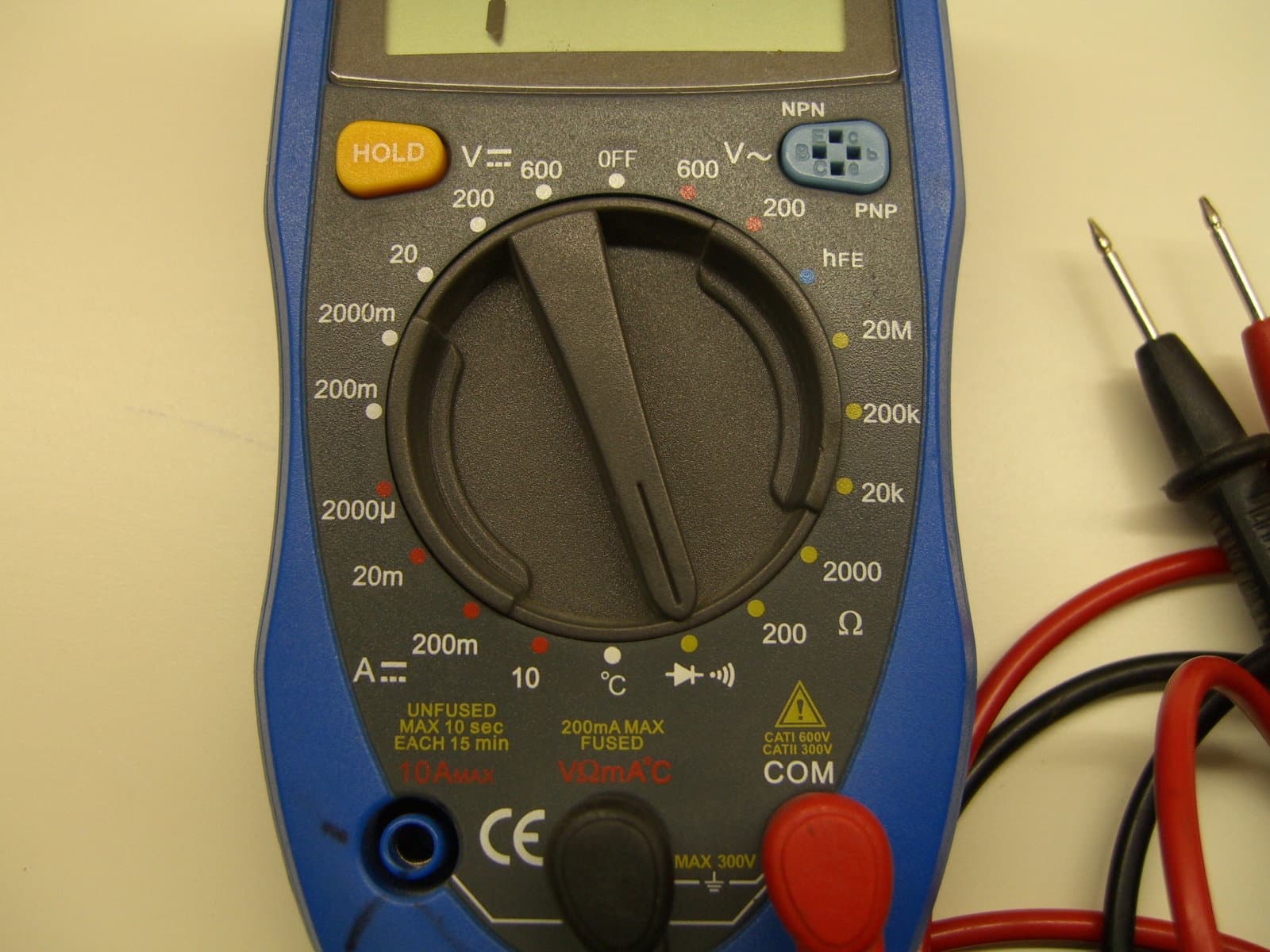Unterschied Schalter, Taster - Elektricks.com