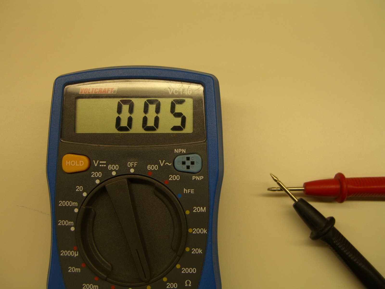 Unterschied Schalter, Taster - Elektricks.com