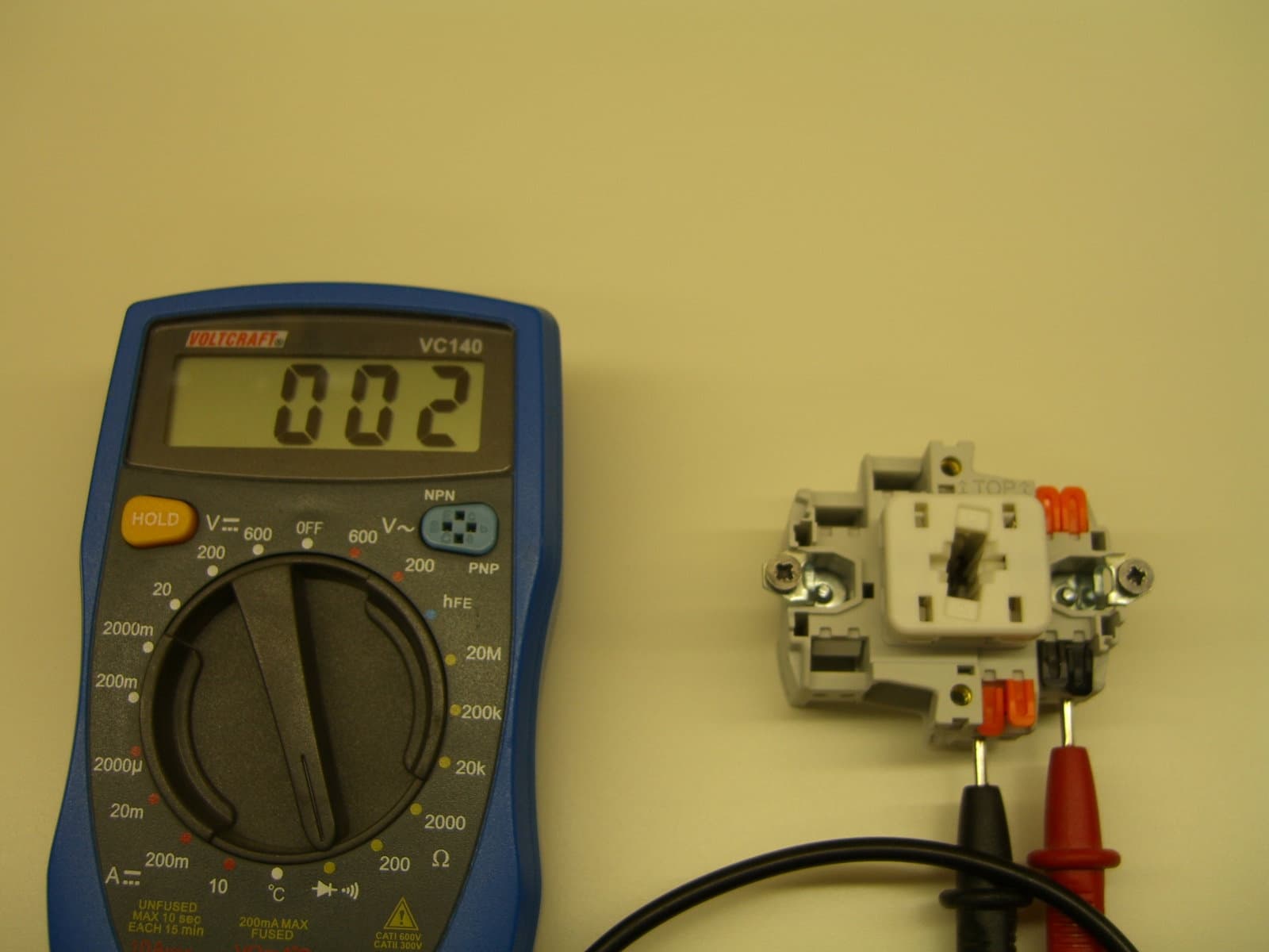 Unterschied Schalter, Taster - Elektricks.com